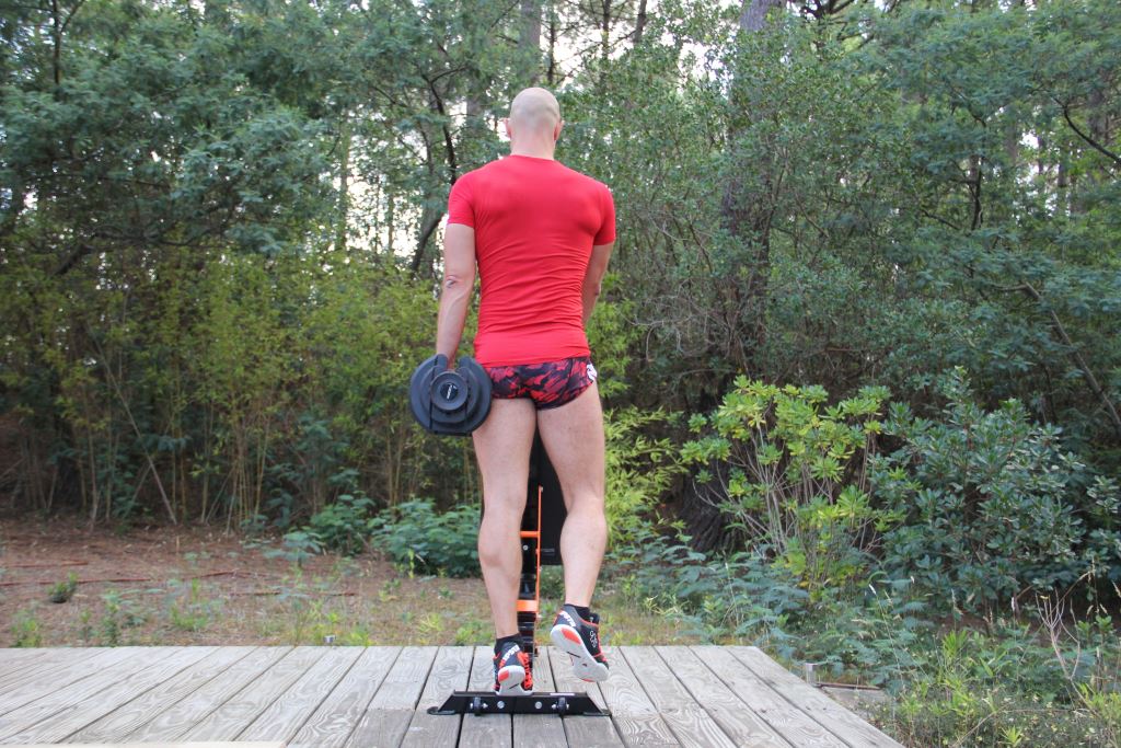 Pullover avec haltère pour muscler le dos et les pectoraux